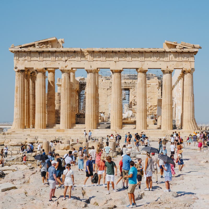 Crowd of Visitors in Front of the Parthenon, Athens Editorial Photo ...