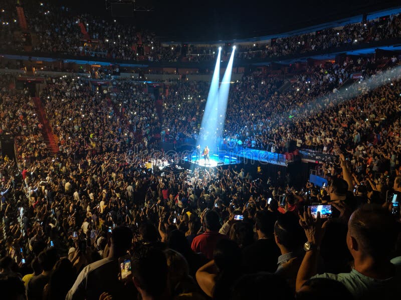 A Crowded Arena and Concert Scene Editorial Photo - Image of crowd ...
