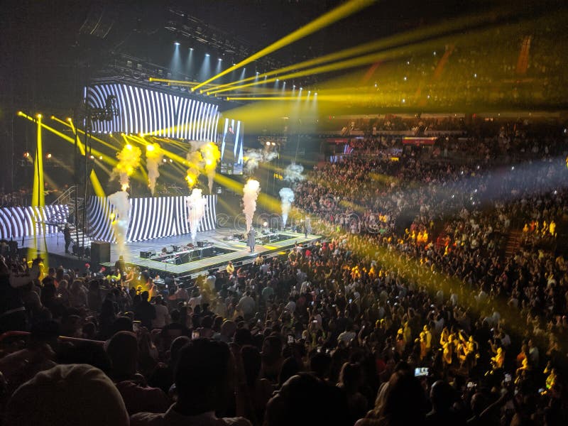 A Crowded Arena and Concert Scene Editorial Stock Image - Image of ...