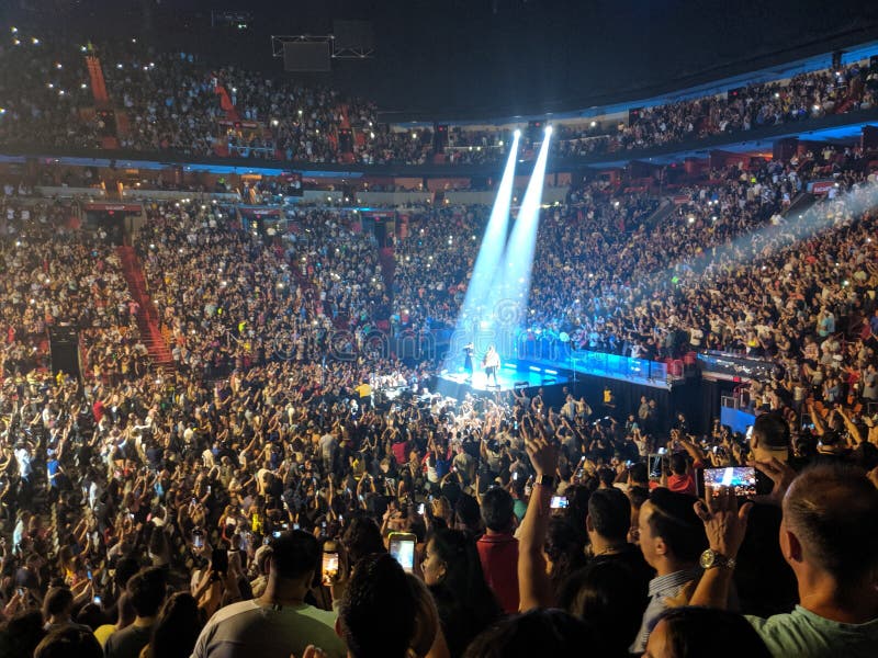 A Crowded Arena and Concert Scene Editorial Photography - Image of ...