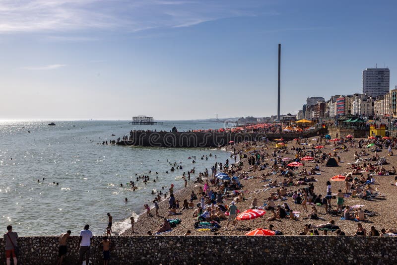 A Crowded Brighton Beach during a Heatwave Editorial Photography ...