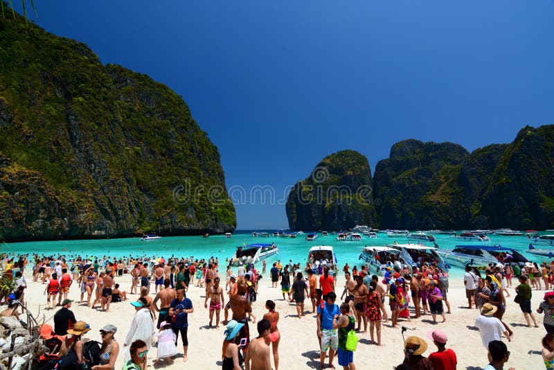 A Crowded Maya Beach. Phi Phi Islands. Krabi. Thailand Editorial Stock ...