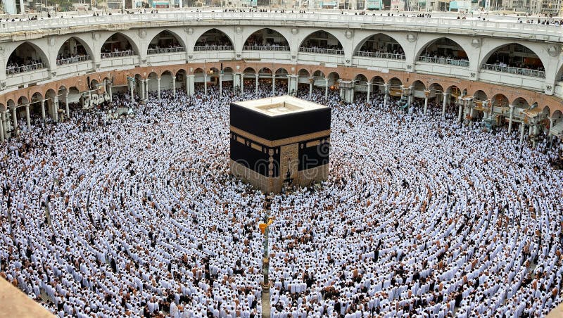 Crowded Pilgrims Circling the Kaaba in Mecca Stock Illustration ...