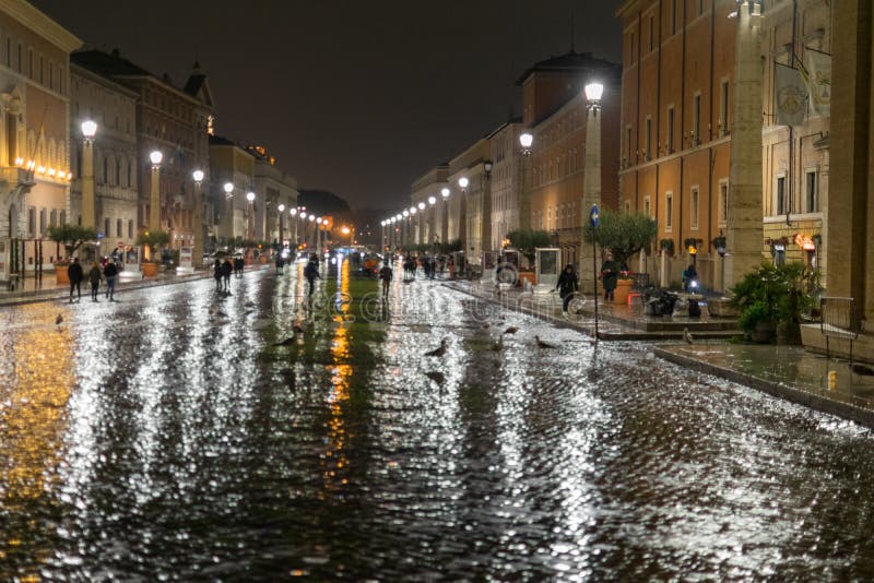 Crowded Street in Front of St. Peter`s Square for the Holidays, Italy ...