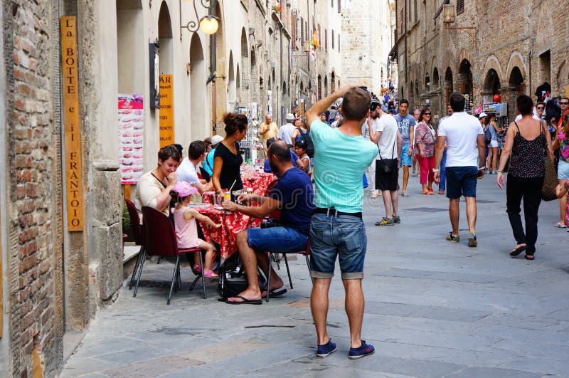 Crowded street editorial image. Image of crowd, italy - 43840410