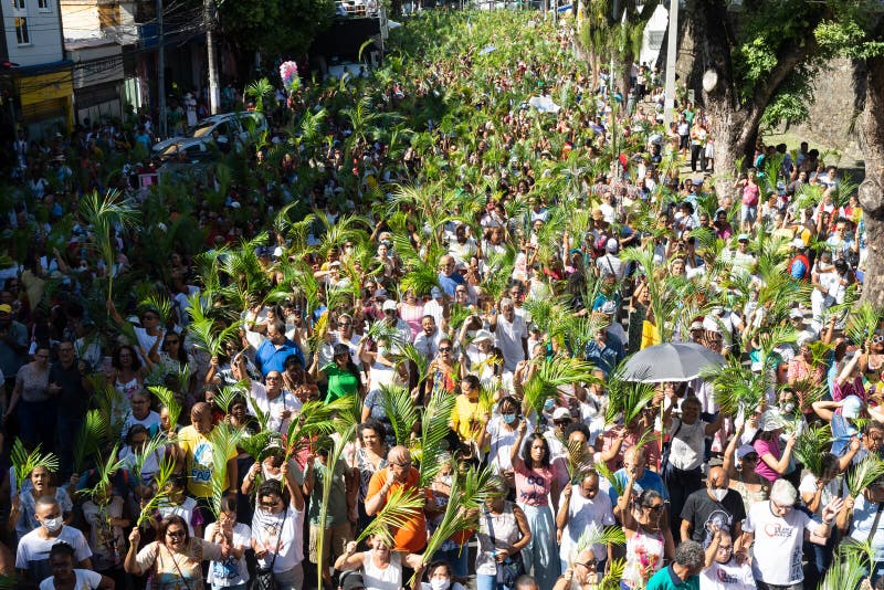 Crowds of Catholic Worshipers Wave Palm Branches during the Palm Sunday ...