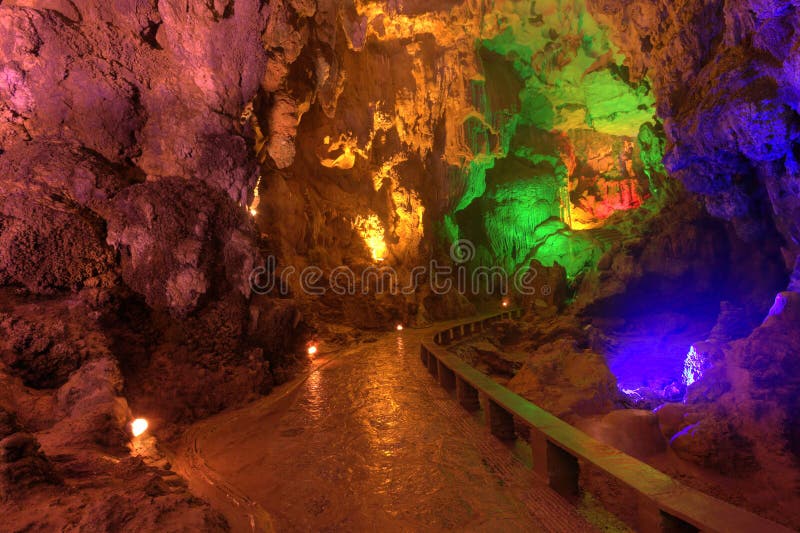 Crown Cave Guilin Guangxi Province Stock Photo - Image of geology ...