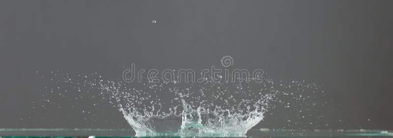 Crown Water Splash on Object To Create Shape Form Fluttering in Droplet ...