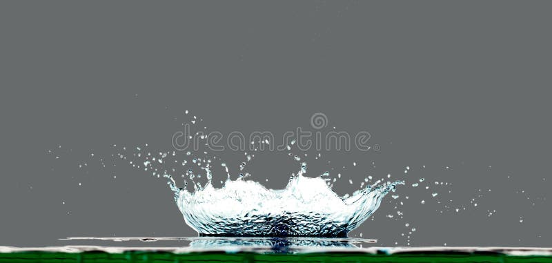 Crown Water Splash on Object To Create Shape Form Fluttering in Droplet ...