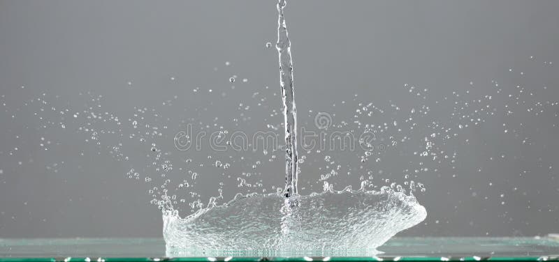 Crown Water Splash on Object To Create Shape Form Fluttering in Droplet ...