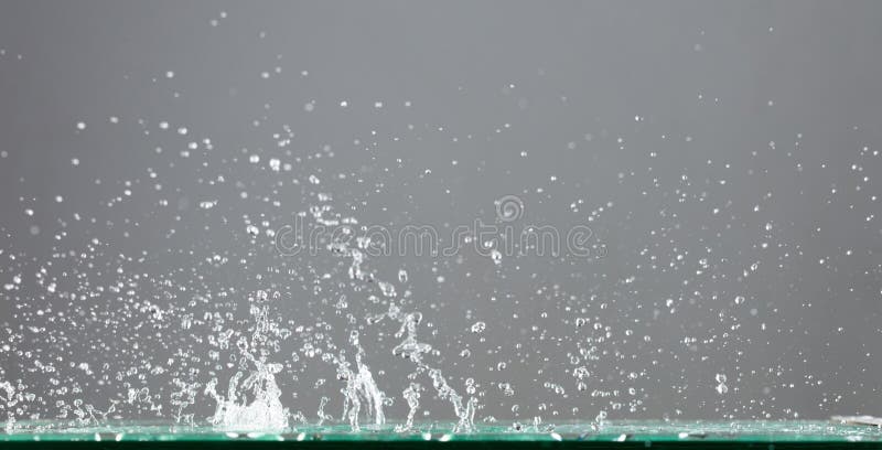 Crown Water Splash on Object To Create Shape Form Fluttering in Droplet ...