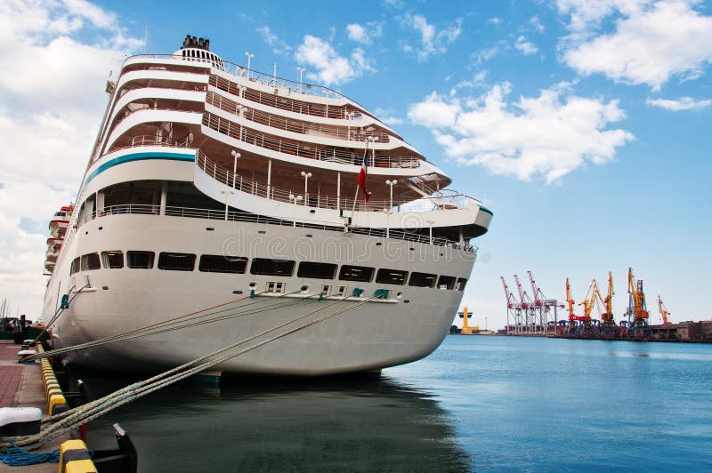 Cruise Liner stock image. Image of cruiser, back, outside - 32785953