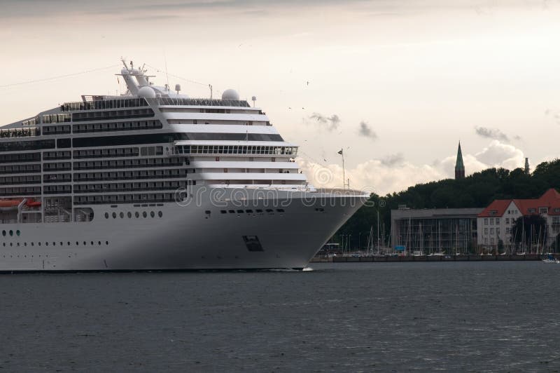 Cruise Ship Near Sentosa Island, Singapore Editorial Image - Image of ...