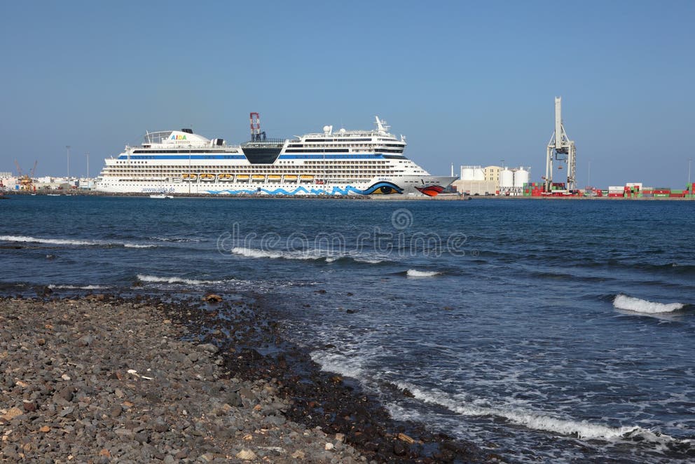 Cruise ship AIDAblu editorial stock photo. Image of aidablu - 19250978