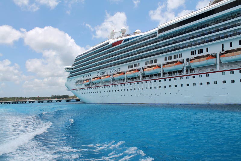 Cruise ship smoke stack editorial stock photo. Image of deck - 45627333