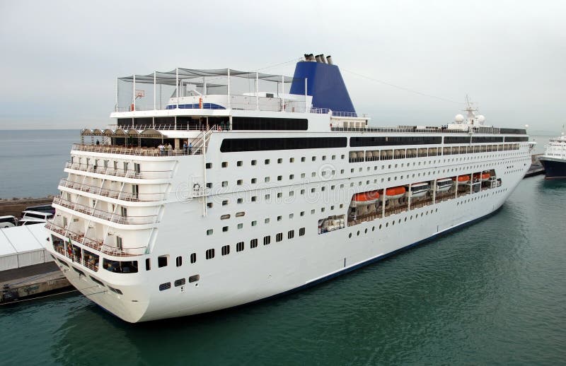 Passenger Cruise Ship Back View Stock Images - Download 133 Royalty ...