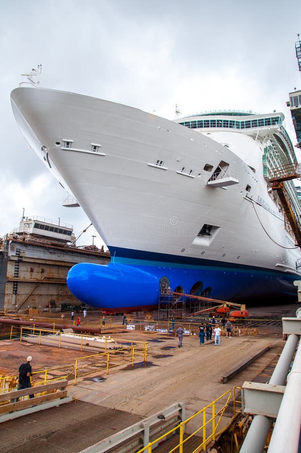 Cruise Ship Drydock editorial photography. Image of february - 43924932