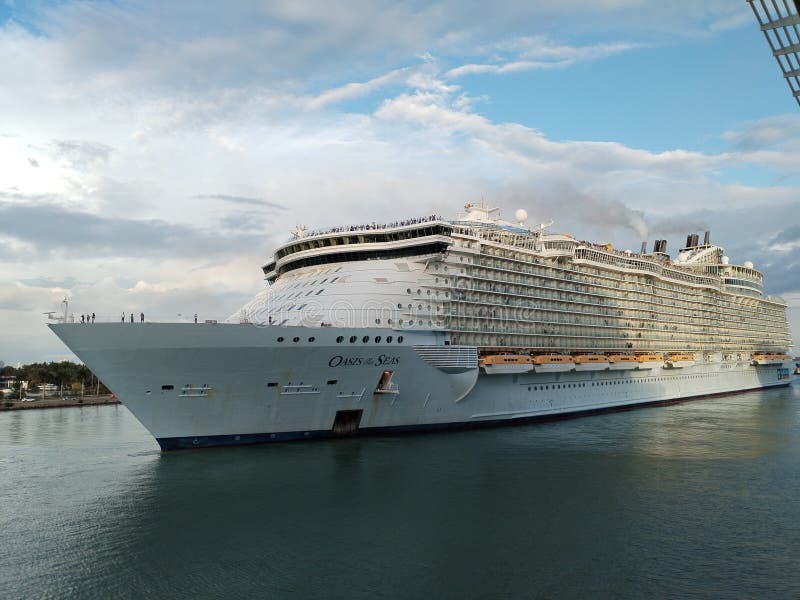 Cruise Ship Panoramic in Miami Sailing To Caribbean Editorial Photo ...