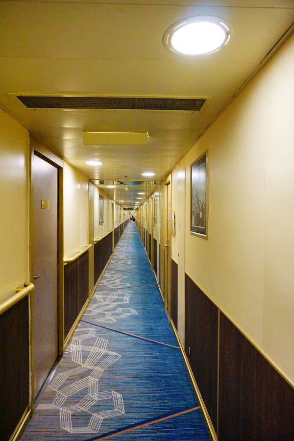 Cruise ship room editorial stock image. Image of corridor - 140626599