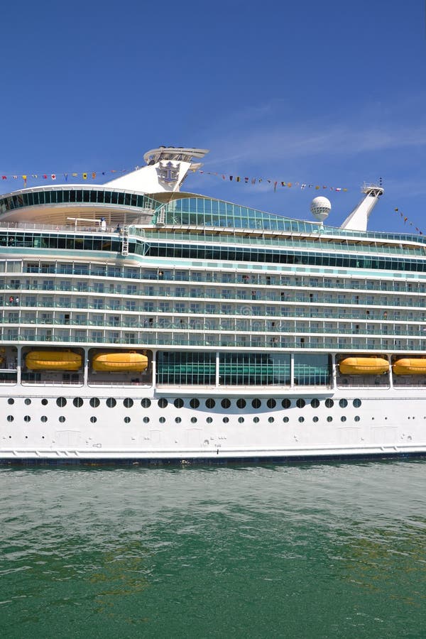 Cruiser Ship Navigator of the Seas Editorial Photography - Image of ...