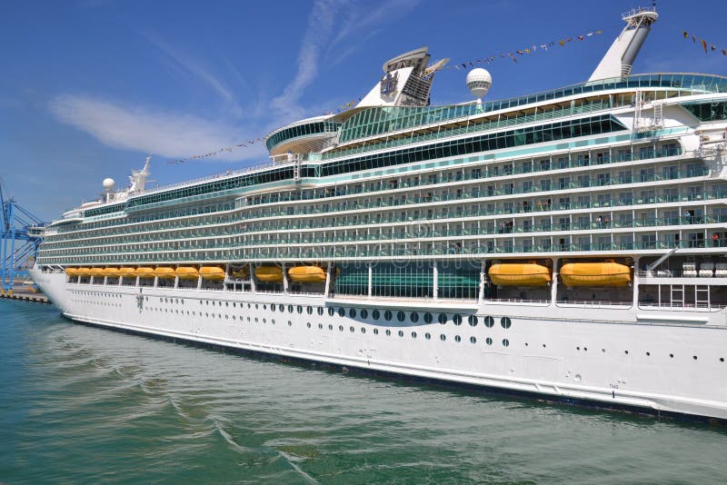 Cruiser Ship Navigator of the Seas Editorial Stock Image - Image of ...