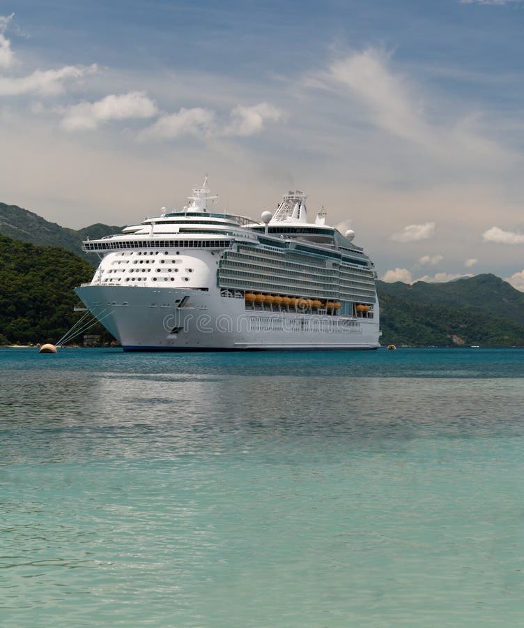 Cruising stock photo. Image of yacht, water, haze, lake - 2550482