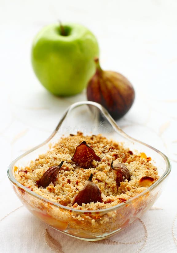 Crumble with Apple and Figs Stock Photo - Image of oven, gourmet: 14381640