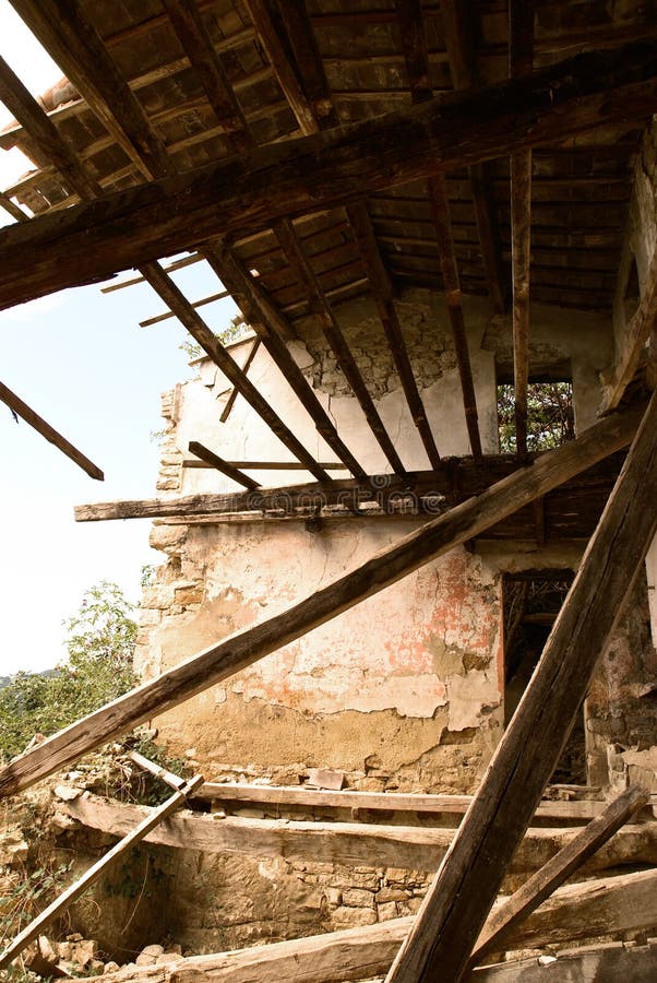 Crumbling house stock image. Image of winter, afternoon - 17294611