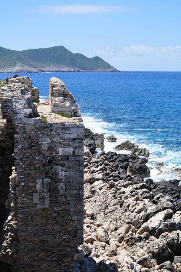 Crumbling wall in Methoni stock image. Image of greece - 52093311