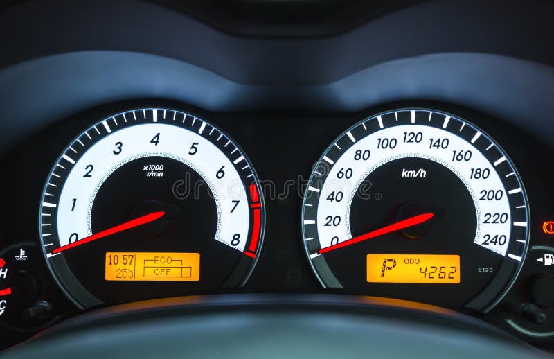 Cruscotto dell'auto immagine stock. Immagine di combustibile - 32696267