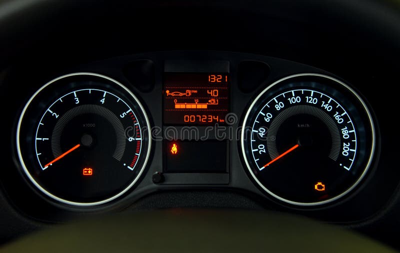 Cruscotto illuminato fotografia stock. Immagine di indicatore - 31417806