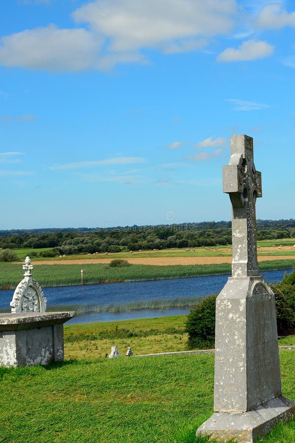 Cruz Celta, Clonmacnoise, Irlanda Fotografia Editorial - Imagem de ...