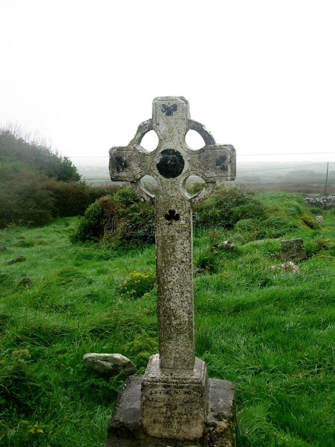 Cruz celta em Ireland imagem de stock. Imagem de celta - 58272907