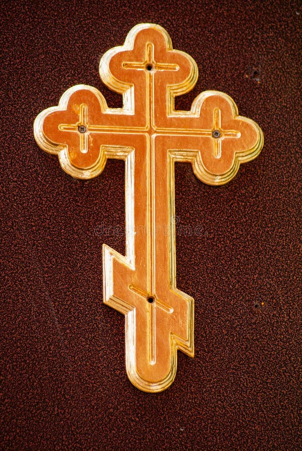 Montado En Cruz Ortodoxo En La Orilla Rocosa Del Mar Negro Cerca De ...