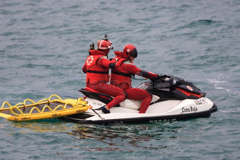 Cruz Roja, Rescate Marítimo Y Watercraft Foto editorial - Imagen de ...