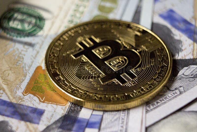 Cryptocurrency Bitcoin Moneta Na Tle Z Dolarami Zdjęcie Stock - Obraz ...