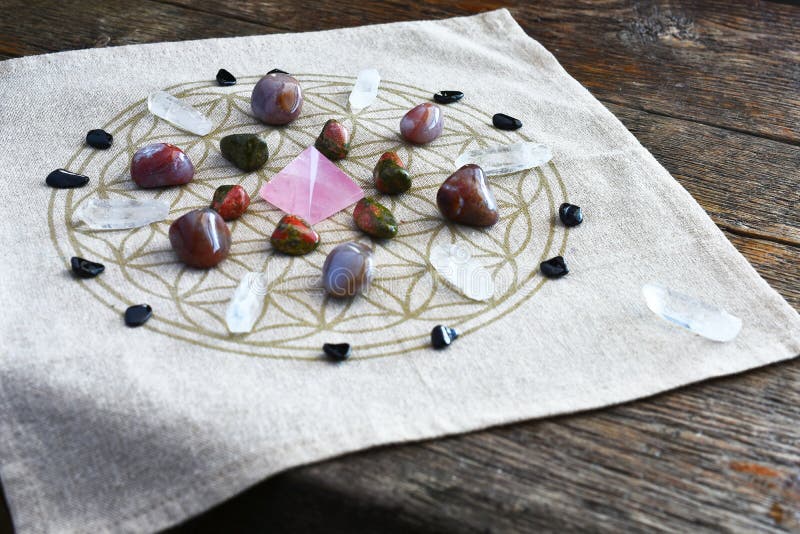 Crystal Healing Grid and Sacred Geometry Stock Image - Image of life ...
