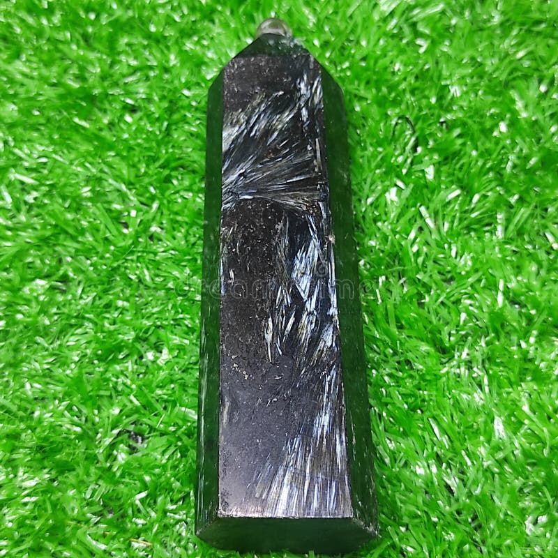 Crystal Pointer Astrophyllite Stock Image - Image of green, wing: 232600731