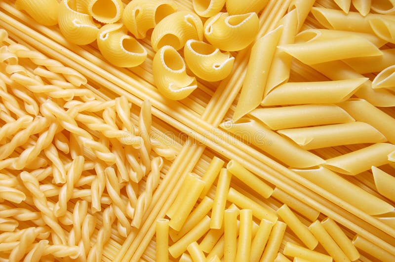Cuatro Diversas Clases De Pastas Italianas Foto de archivo - Imagen de ...