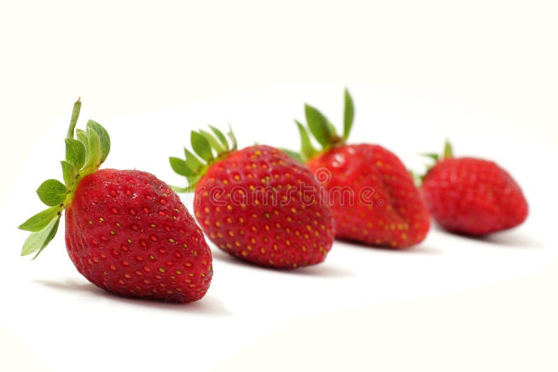 Cuatro fresas imagen de archivo. Imagen de colorido, cierre - 15306343