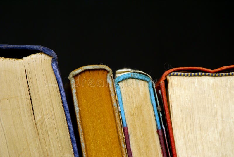 Cuatro libros imagen de archivo. Imagen de biblioteca - 3851027