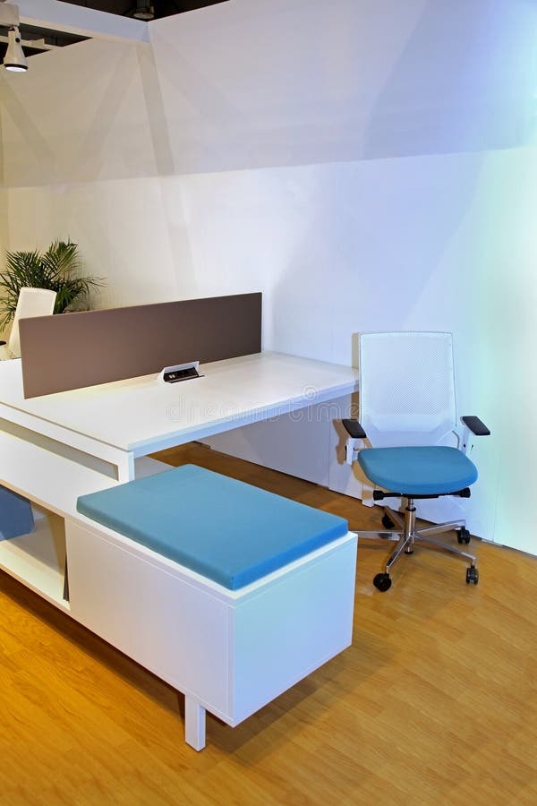 Cubículo de la oficina imagen de archivo. Imagen de moderno - 29211537