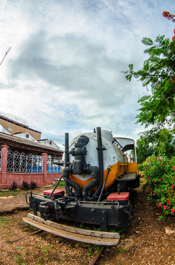 Cuban trains and railroads stock image. Image of outdoors - 38516793