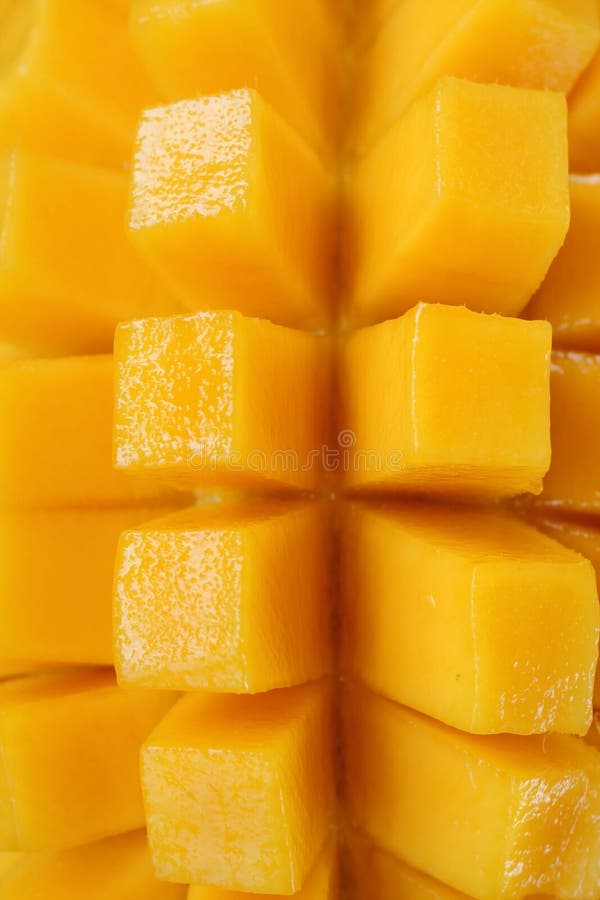 Cube cut ripe mango stock image. Image of delicious, agriculture - 40572539