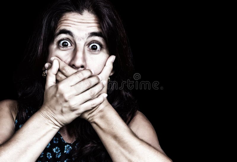 Cubierta Asustada De La Mujer Su Boca Imagen de archivo - Imagen de ...
