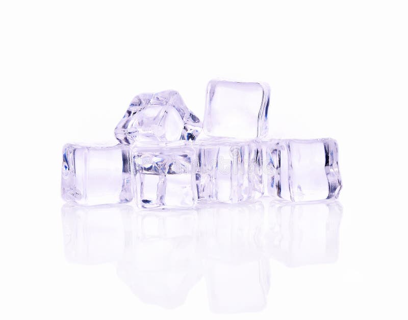 Cubos De Gelo No Fundo Branco Foto de Stock - Imagem de fresco, fundo ...