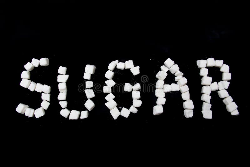 Azucare La Palabra Escrita En Fondo Del Azúcar Blanco Con La Porción De ...