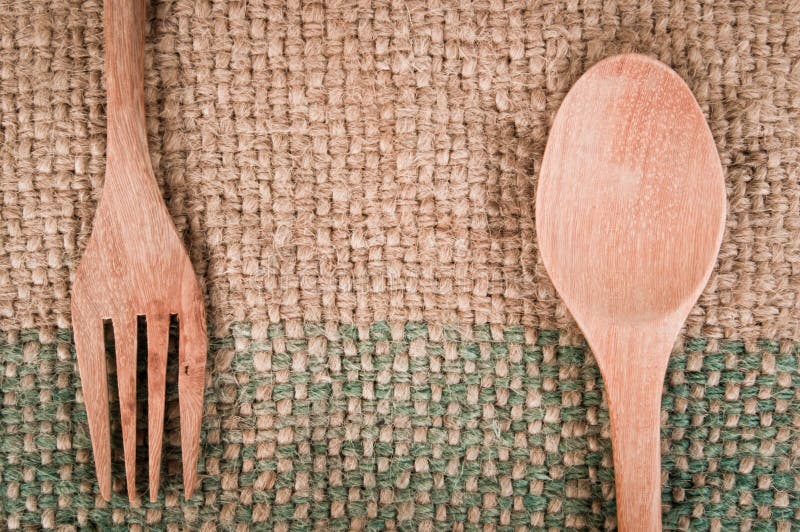 Cucchiaio E Forchetta Di Legno Fotografia Stock - Immagine di cucchiaio ...