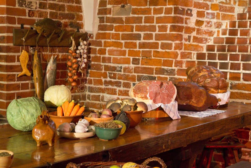 Cucina Del Castello Medioevale Fotografia Stock - Immagine di caldaia ...