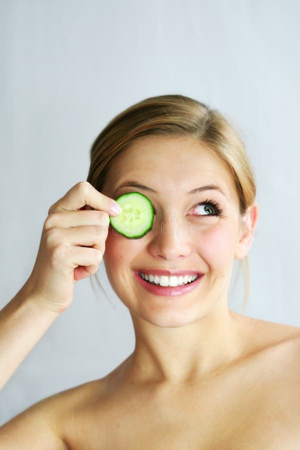 Cucumber face mask stock image. Image of harmony, healthcare - 2527101